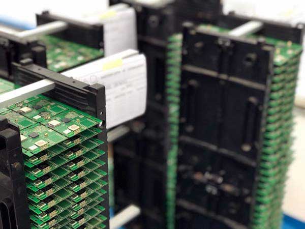 Schede elettroniche SMD e PTH - AD Tecnologie Srl